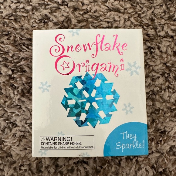 Toys | Snowflake Origami Kit 24 Sheets Of Iridescent Paper Scissors New ...